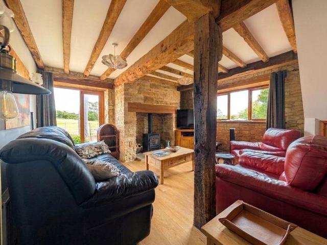 3 bedroom barn conversion to rent