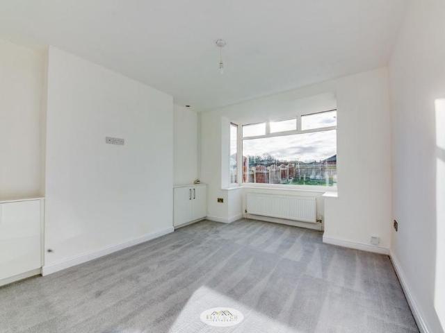 3 bedroom barn conversion to rent
