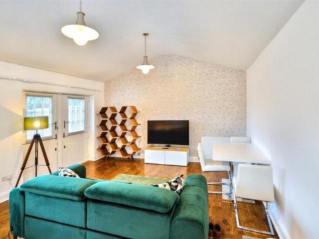 3 bedroom barn conversion to rent