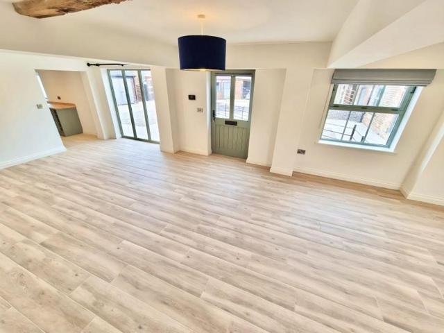 3 bedroom barn conversion to rent