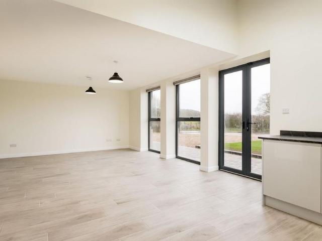 3 bedroom barn conversion to rent