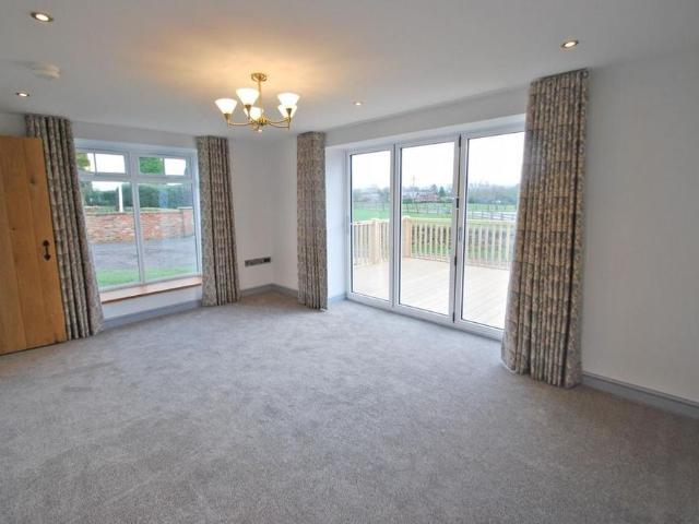 3 bedroom barn conversion to rent