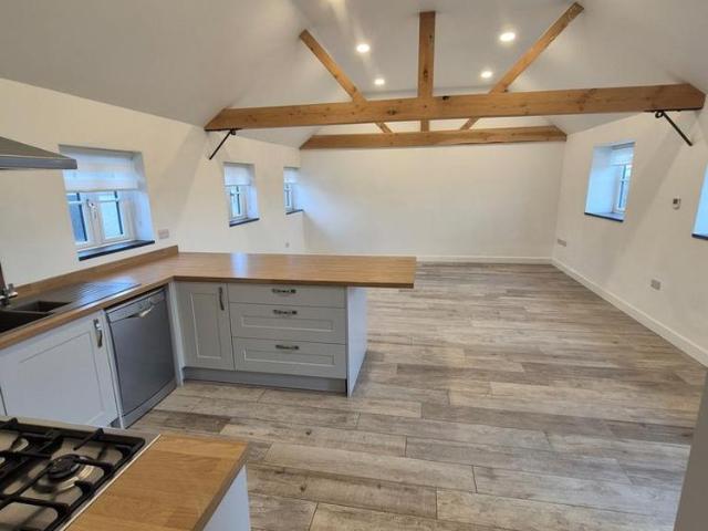 3 bedroom barn conversion to rent