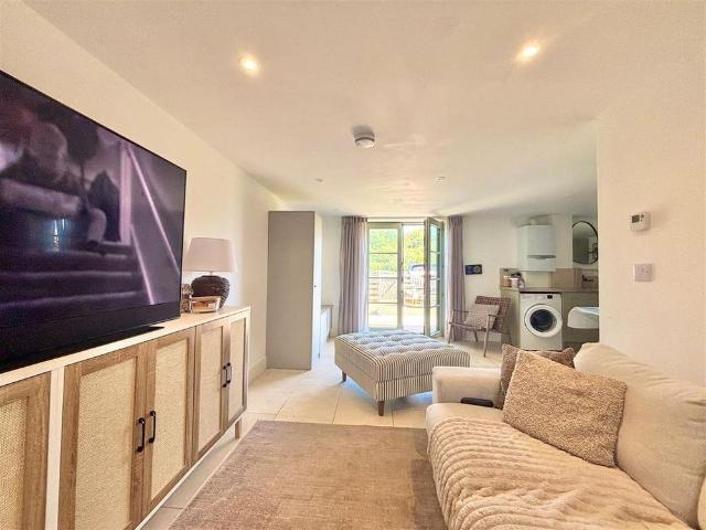 3 bedroom barn conversion to rent
