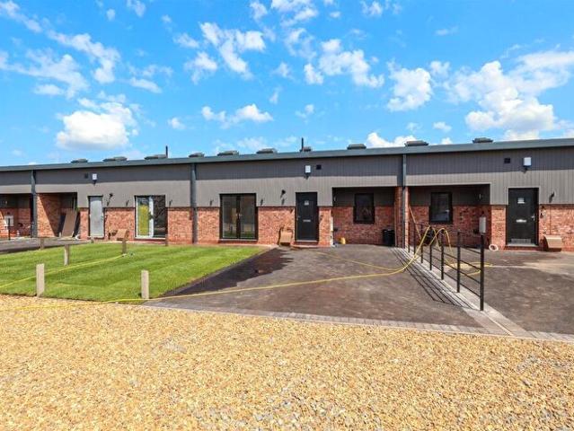 3 Bedroom Barn Conversion To Rent In Holt Farm, Studley, B80