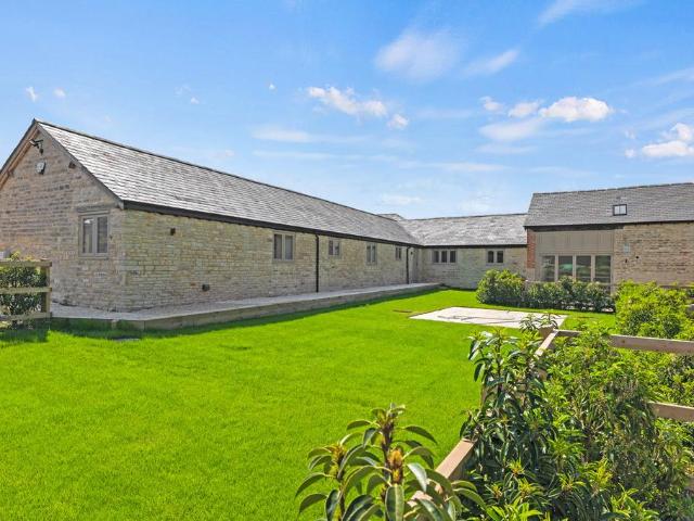 3 bedroom barn for sale