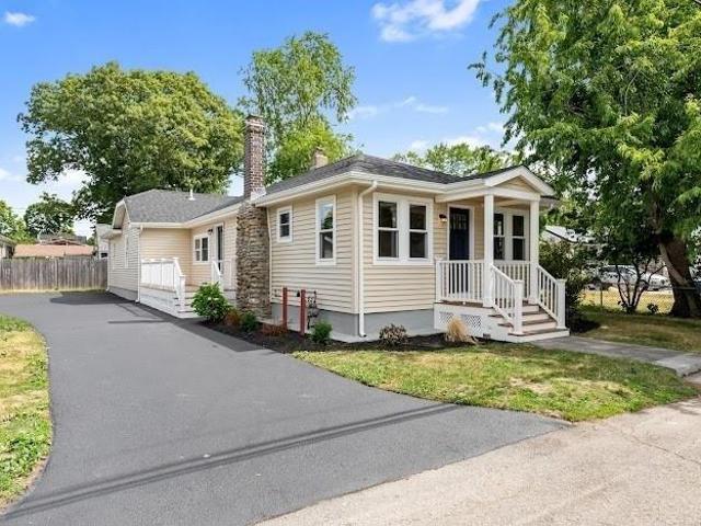 3 bedroom, Barrington RI 02806 103664389
