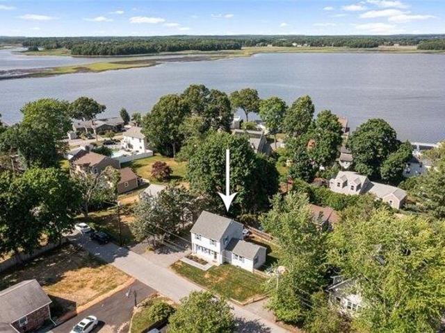 3 bedroom, Barrington RI 02806 103667048