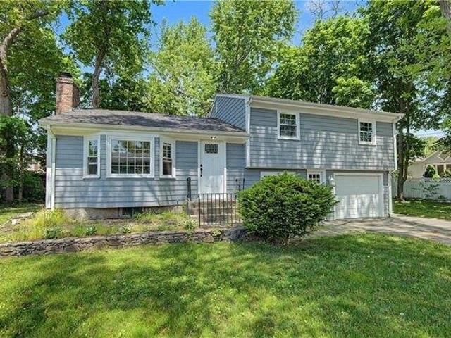 3 bedroom, Barrington RI 02806 103185725