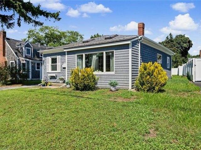 3 bedroom, Barrington RI 02806 105232705