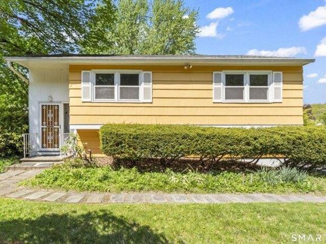 3 bedroom, Bethel CT 06801 LS102279757
