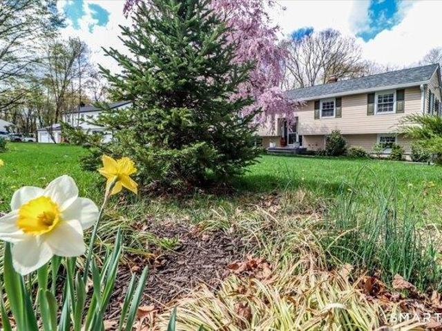 3 bedroom, Bethel CT 06801 LS102584421
