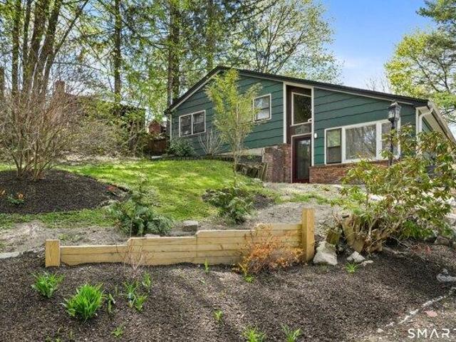 3 bedroom, Bethel CT 06801 LS102729546