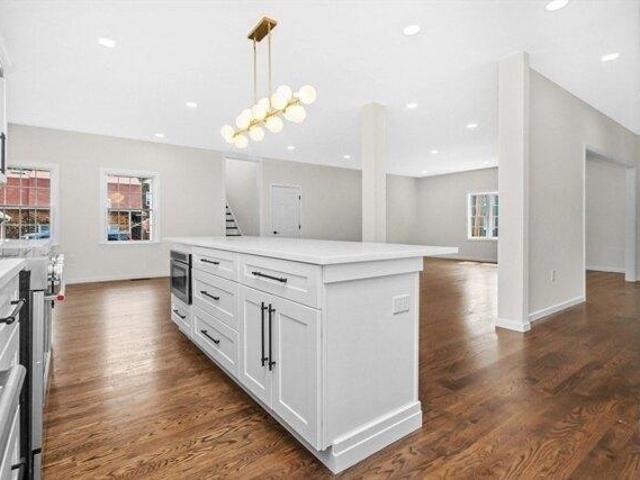 3 bedroom, Beverly MA 01915 105104960