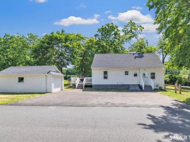 3 bedroom, Beacon Falls CT 06403 104788135