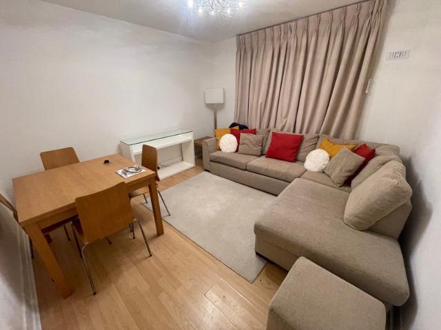 3 bedroom beautifully furnished flat in Acton