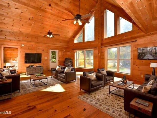 3 bedroom, Becket MA 01223 102780343