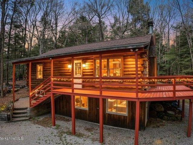 3 bedroom, Becket MA 01223 103888675