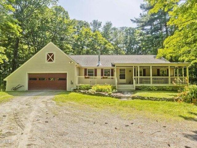 3 bedroom, Becket MA 01223 104689345