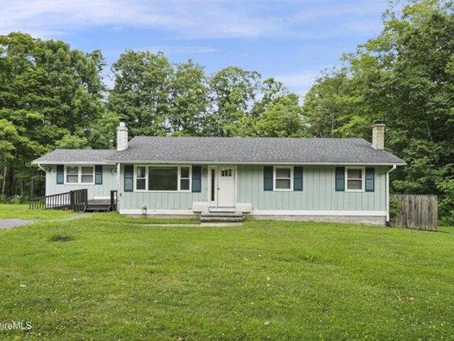 3 bedroom, Becket MA 01223 104790820