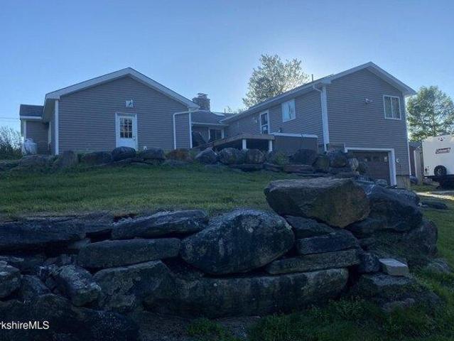 3 bedroom, Becket MA 01223 105096163