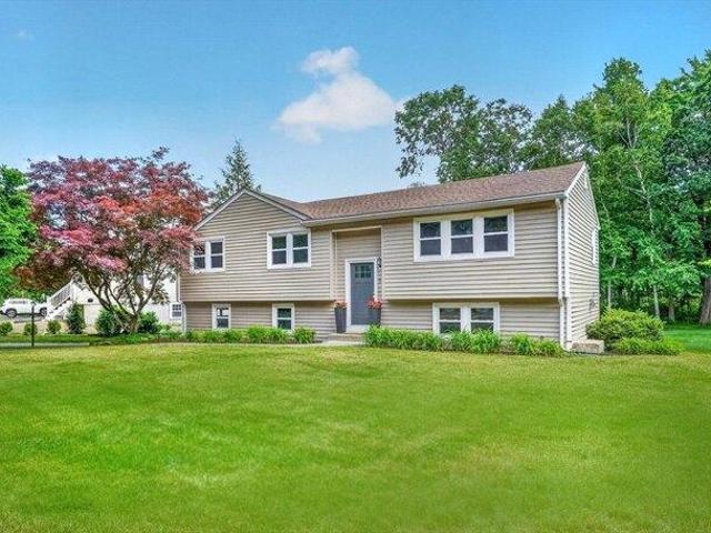 3 bedroom, Bedford MA 01730 104605047