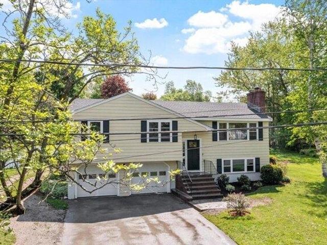 3 bedroom, Bedford MA 01730 LS102801495
