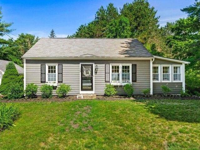 3 bedroom, Bedford NH 03110 103663386