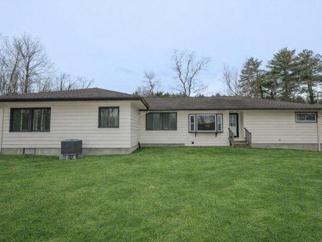 3 bedroom, Bedford NH 03110 LS102709059
