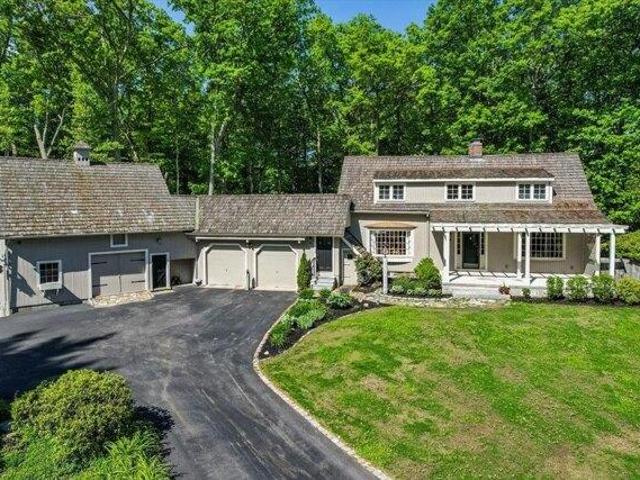 3 bedroom, Bedford NH 03110 LS103072799