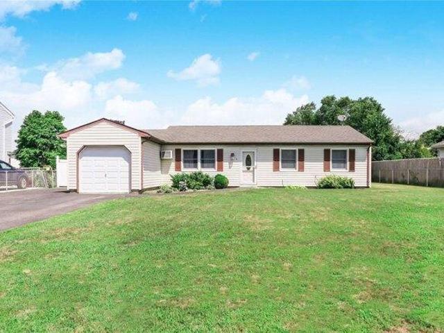 3 bedroom, Bellport NY 11713 103501268
