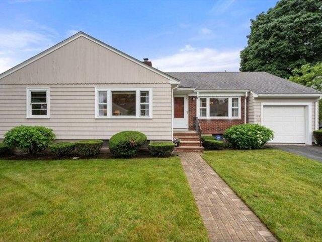 3 bedroom, Belmont MA 02478 104609292