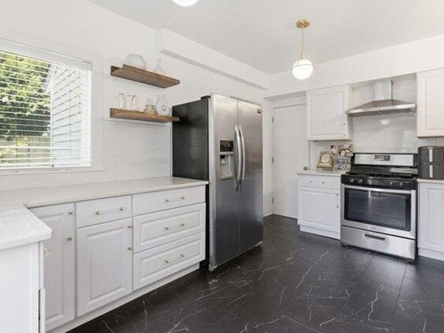 3 bedroom, Belmont MA 02478 104833733
