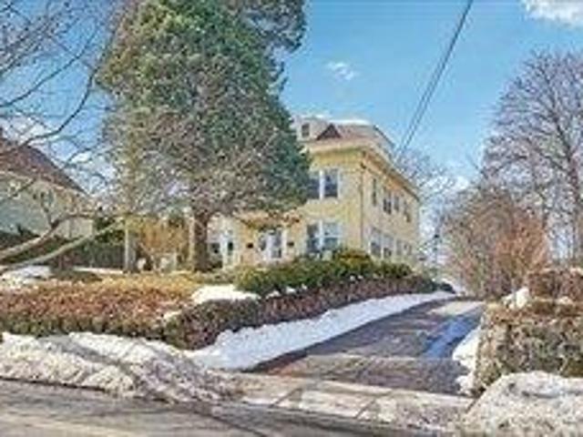 3 bedroom, Belmont MA 02478 104835221