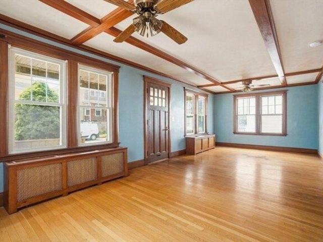 3 bedroom, Belmont MA 02478 105114097