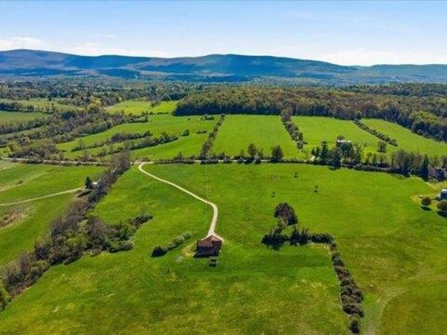 3 bedroom, Bennington VT 05201 104853075