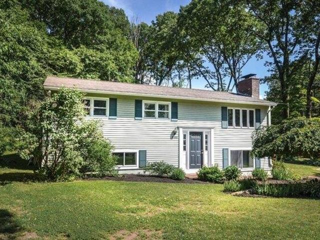 3 bedroom, Berlin MA 01503 104542371