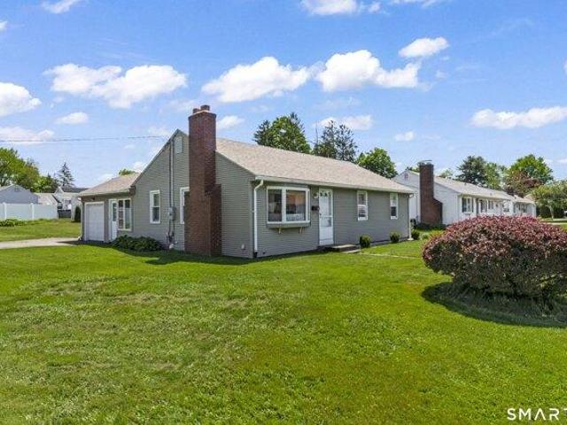 3 bedroom, Berlin CT 06037 104688786
