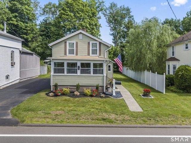 3 bedroom, Berlin CT 06037 104835596