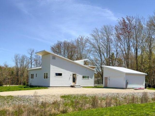 3 bedroom, Biddeford ME 04005 102823415
