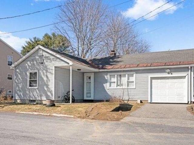 3 bedroom, Biddeford ME 04005 103889509