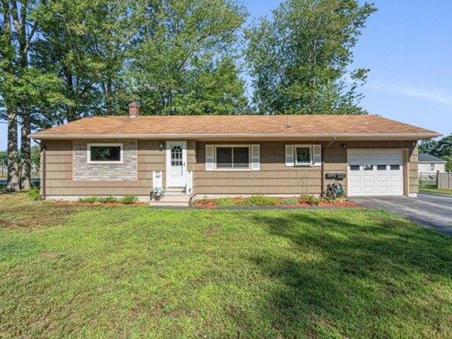 3 bedroom, Biddeford ME 04005 104715741