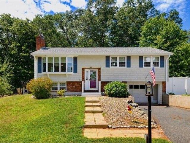 3 bedroom, Billerica MA 01821 105060766