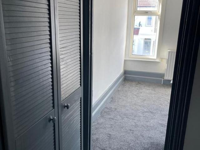 3 bedroom block of apartments to rent