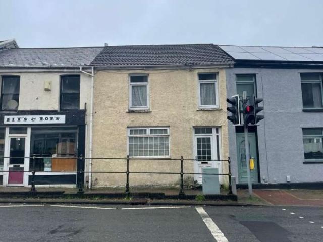 3 Bedroom Block Of Apartments Flat