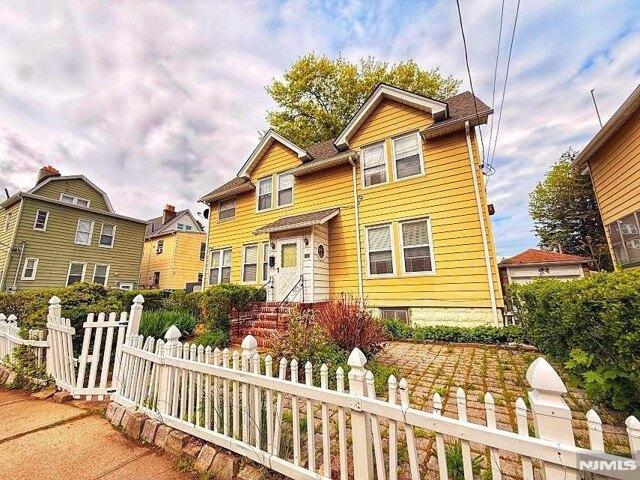 3 bedroom, Bloomfield NJ 07003 104870229