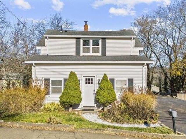 3 bedroom, Branford CT 06405 LS102442879