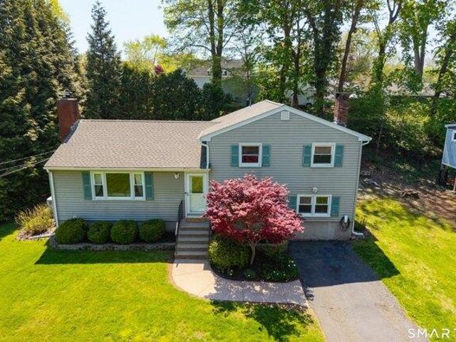 3 bedroom, Branford CT 06405 LS102445959