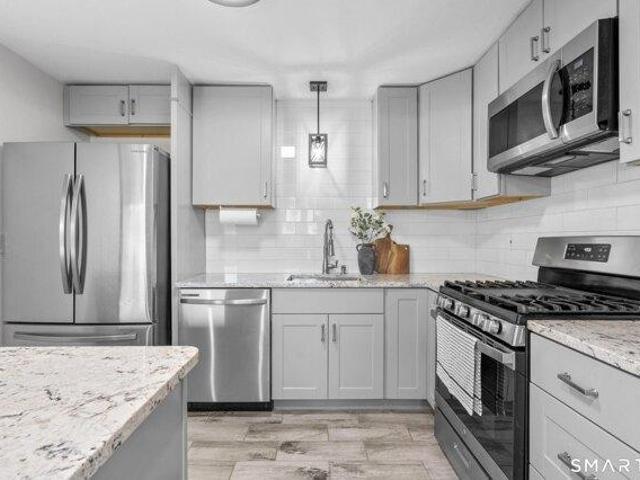 3 bedroom, Branford CT 06405 LS102154158