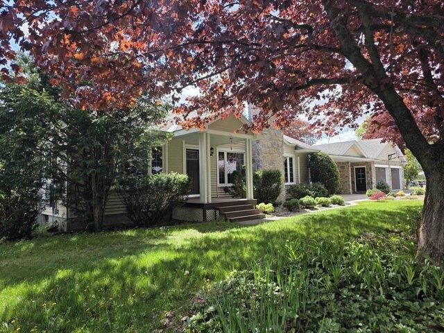 3 bedroom, Brattleboro VT 05301 104078251